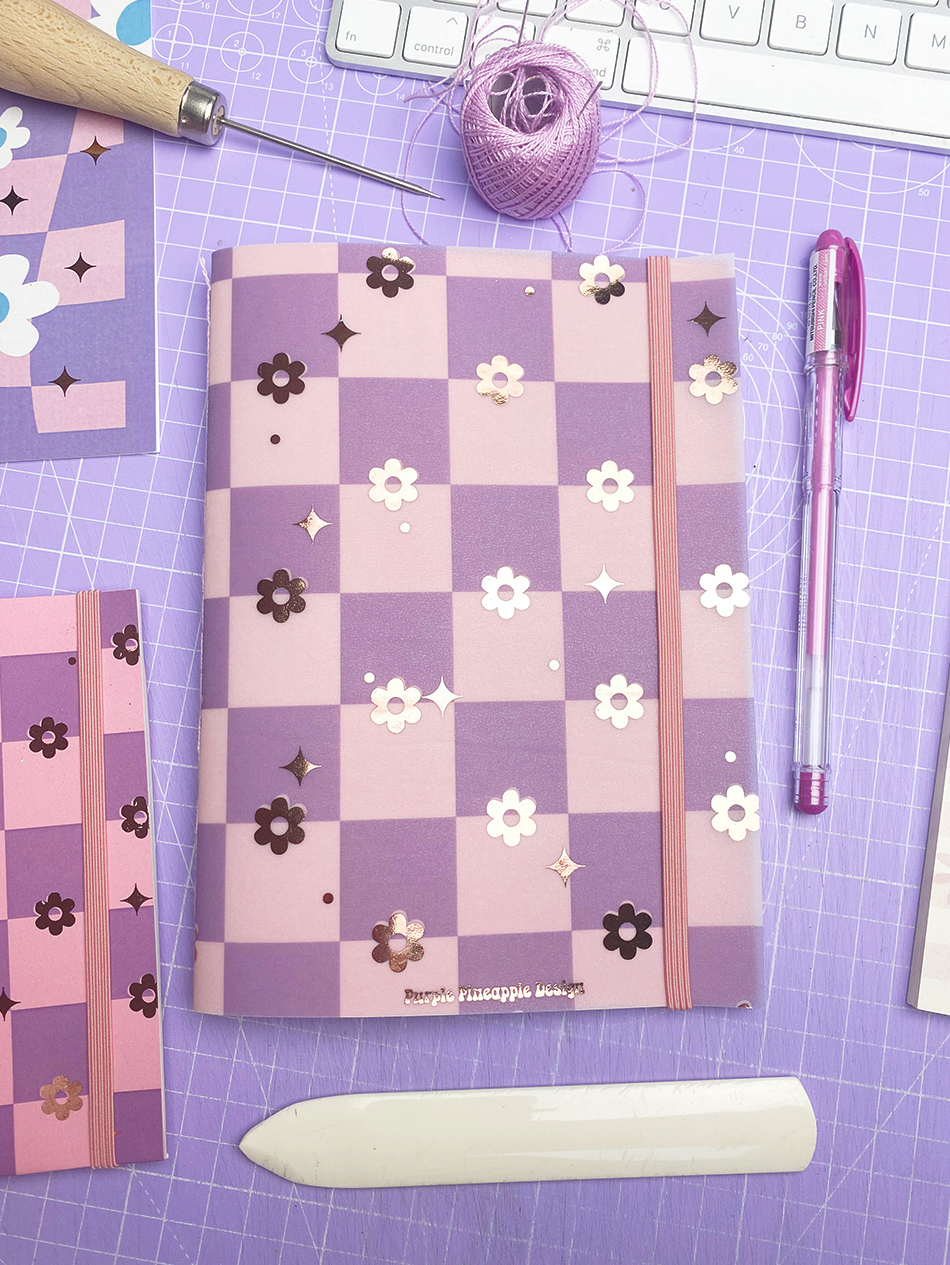 Xadrez Lilás & Flores A5 | Purple Pineapple Design