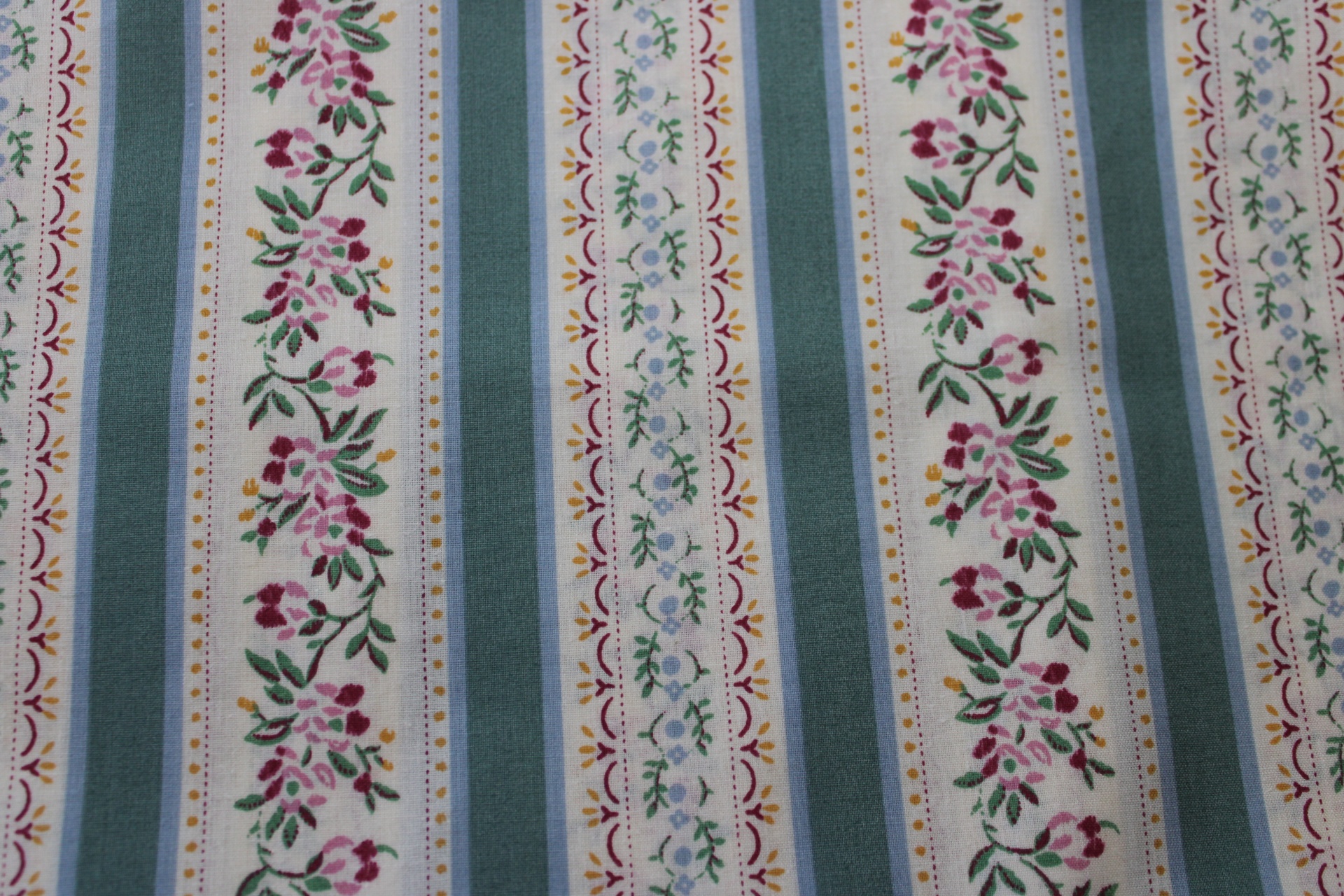 Tecido Chita Verde | Risquinhas e Bolinhas