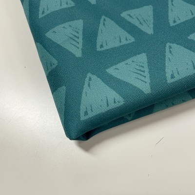 Retalho 45cm x 150cm - NYLON IMPERMEÁVEL - TRIÂNGULOS FUNDO PETRÓLEO ...